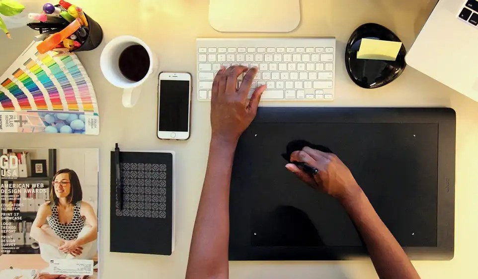 How to Design Your Small Business Logo on a Budget | Simply Business